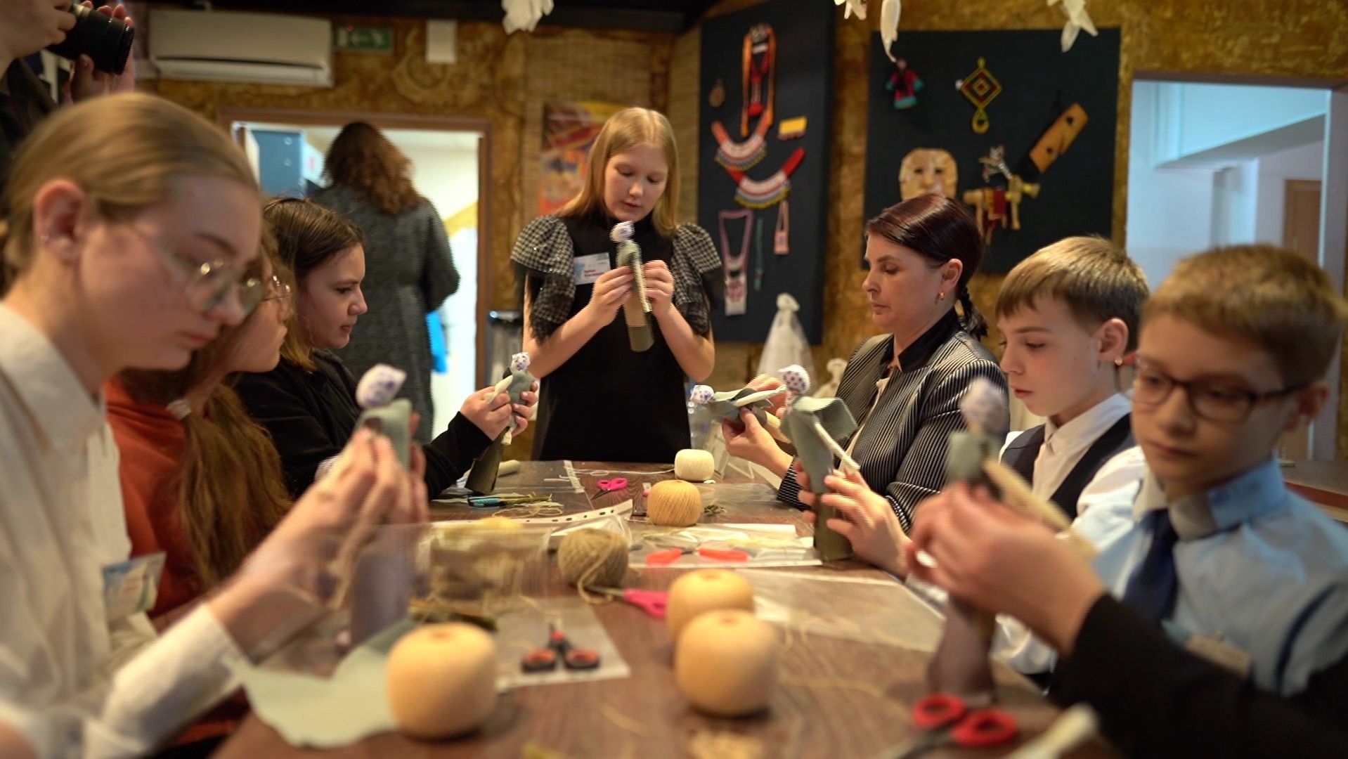 Югорских школьников приглашают на Всероссийский детско-юношеский форум народного искусства