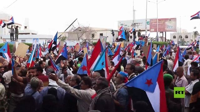 اليمن.. احتجاج أمام مقر الجمعية العمومية للمجلس الانتقالي في عدن تنديدا بإغلاقها