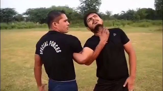 Урок самообороны против группового нападения