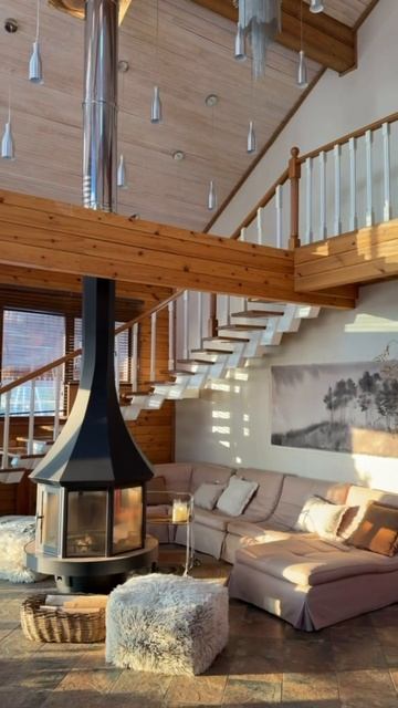 Как из белой пластиковой двери сделать акцентный предмет в интерьере?