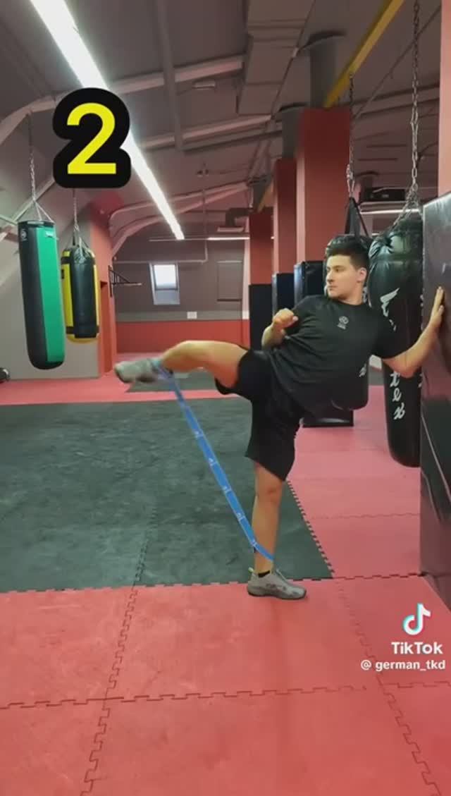 Упражнение для сильного удара ногой