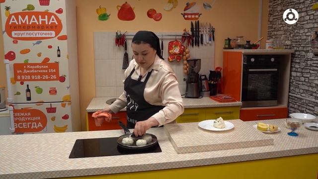 Утреннее меню. Готовим " Сырники с изюмом"