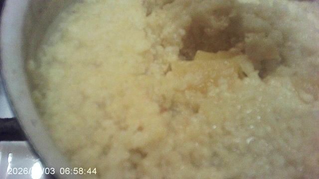 Приготовил основу пшённой каши с тыквой, для её полноты можно добавить сметаны или творога