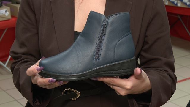 В Первоуральске, в ТРЦ «Строитель», открылась выставка фирменной белорусской обуви Derras