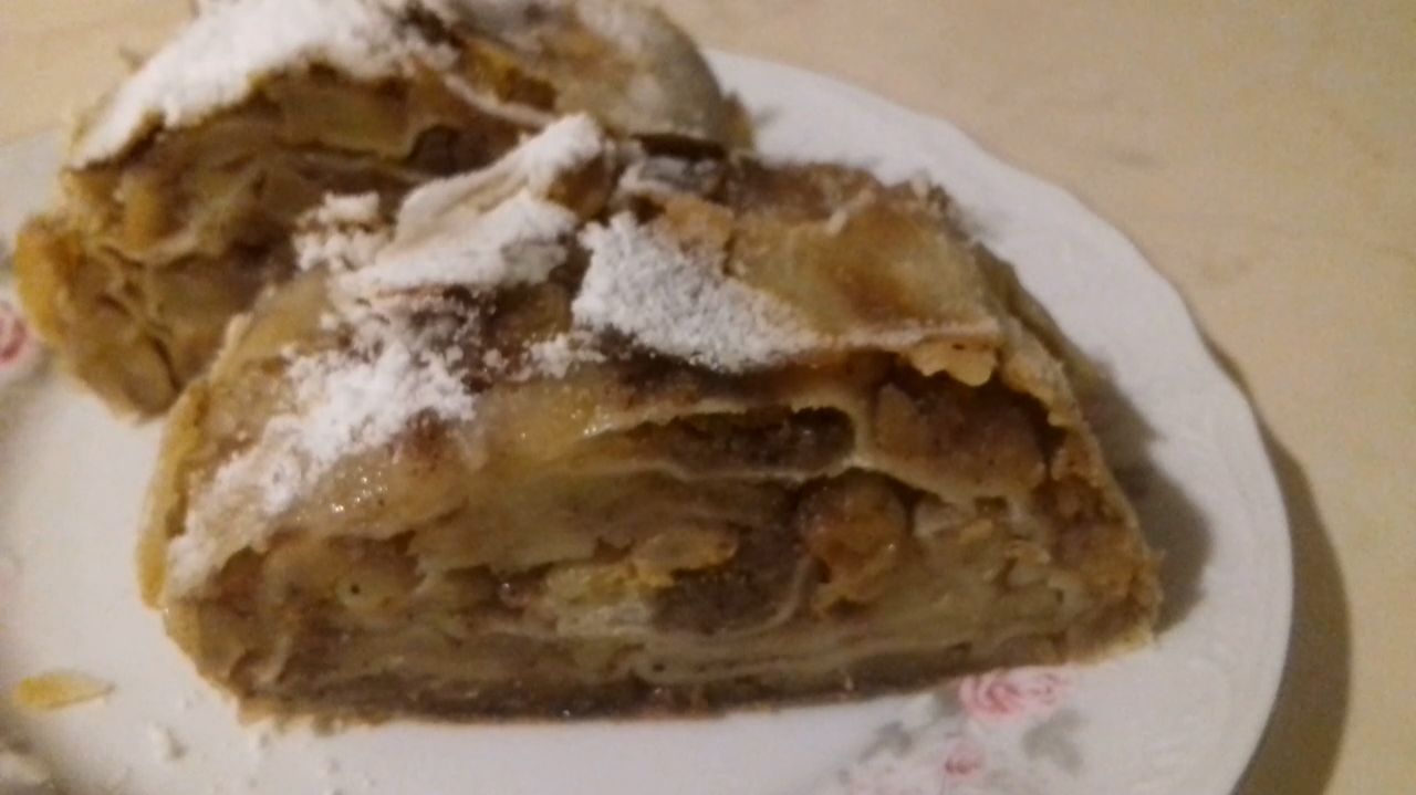 Яблочный штрудель. Ну просто обалденно вкусно!