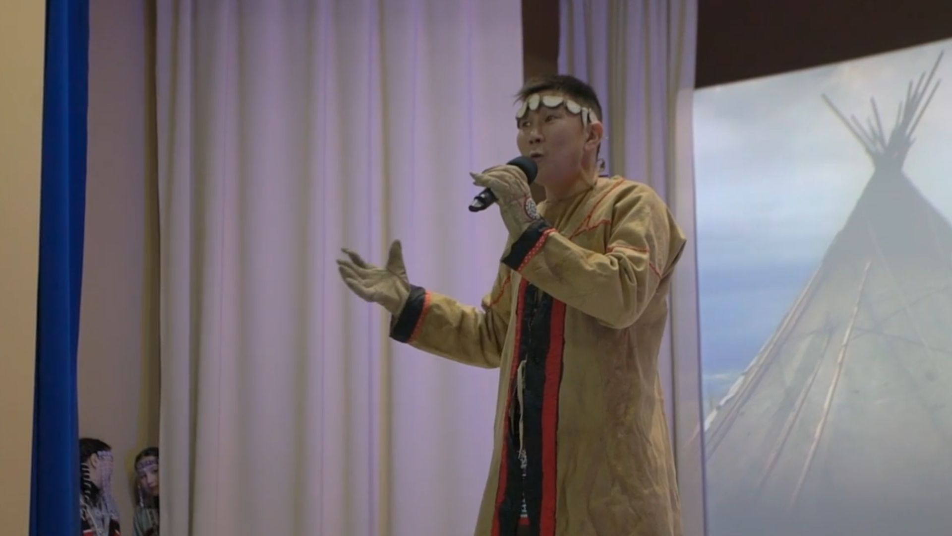 Праздник в Стекольном объединил представителей колымских диаспор