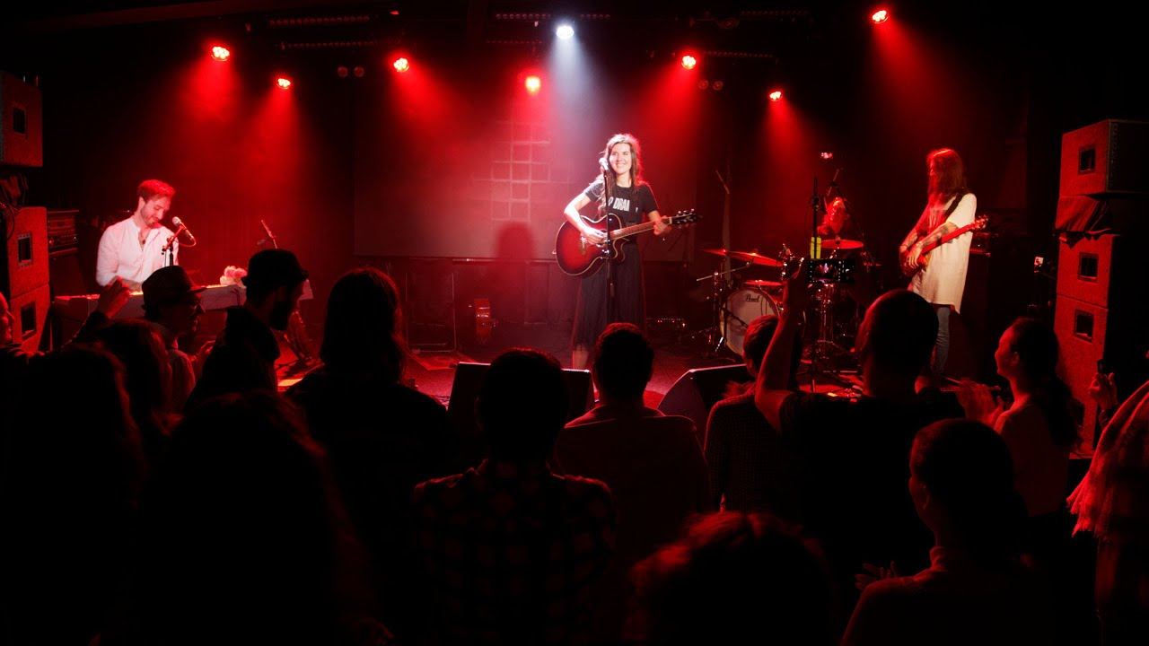 Вера Сухомлин - Люби меня и никогда не умирай