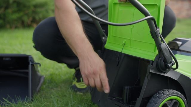 Аккумуляторные газонокосилки Greenworks GD40LM411 (арт.2521007),  GD24X2LM411 (арт. 2520907)