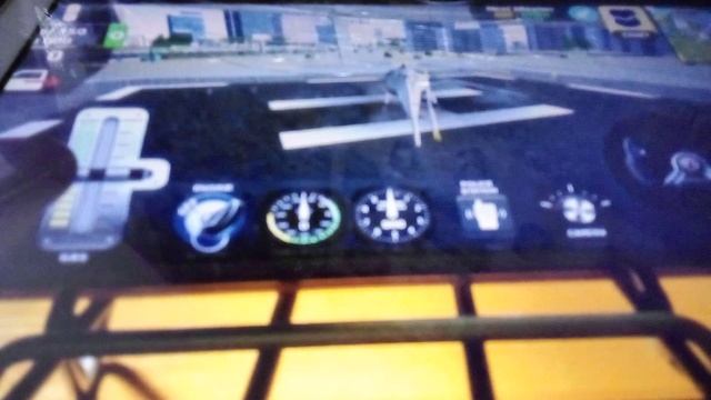 Наш полицейский автомобиль и вертолёт патрулируют улицы города. Работаю  сотрудником полиции.