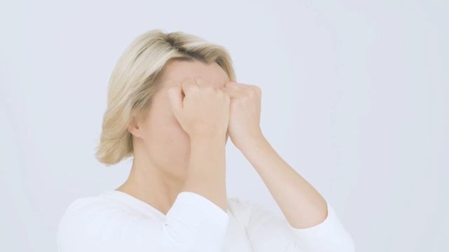 Мощный прием от морщин на лбу