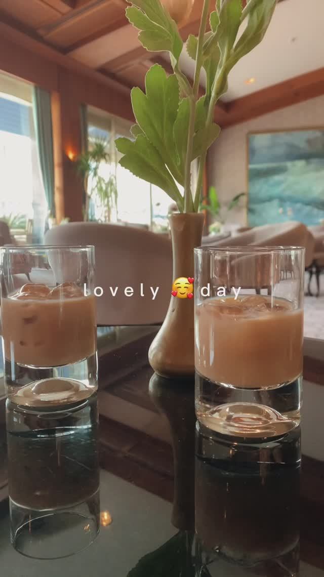 Ещё один день… 🫶🤓👍 Новый день снова сменит ночь за окном…