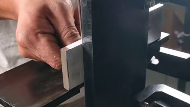 От труб до плоских деталей: одна ленточная шлифовальная машина ADV116 справится со всем.