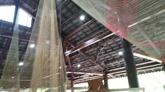 Как плетут рыболовные сети во Вьетнаме