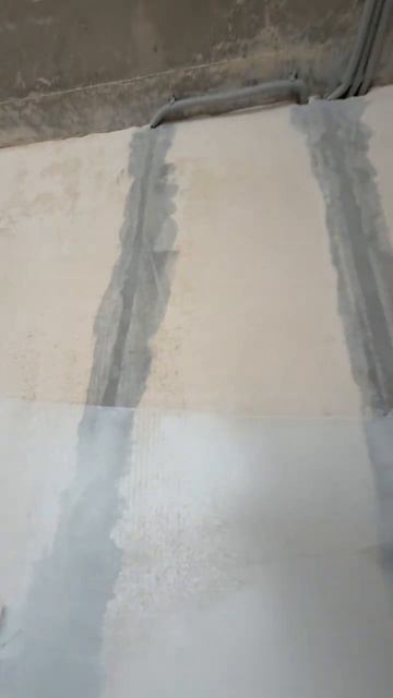 Делаем стены идеальными: процесс шпаклевки дома