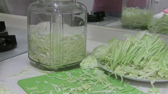 Квасим капусту.