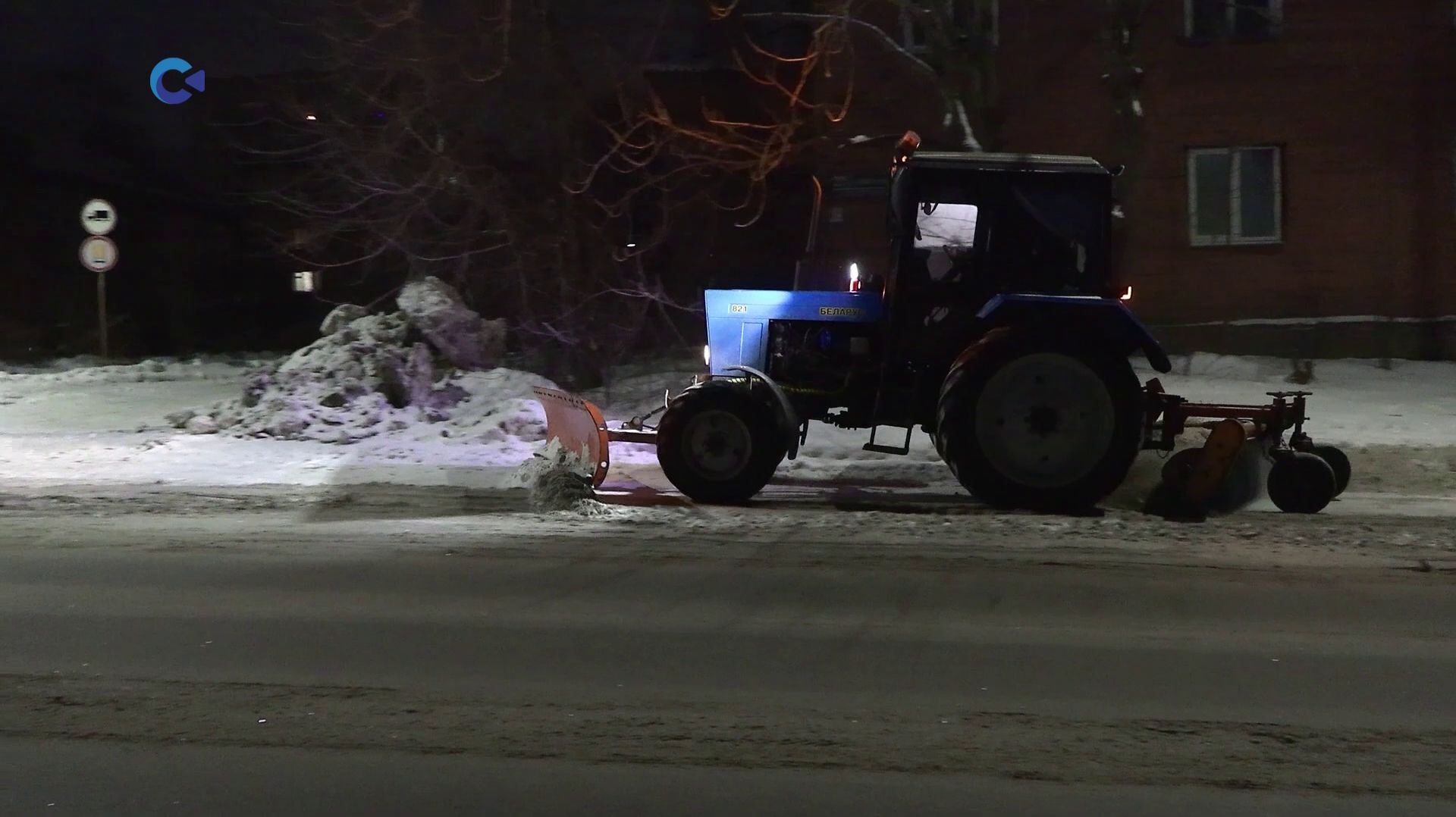 Более 30 единиц спецтехники работает на улицах Петрозаводска