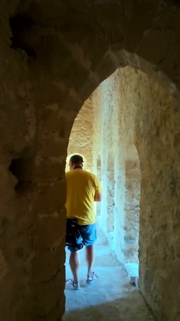 Гуляем по замку Кантара