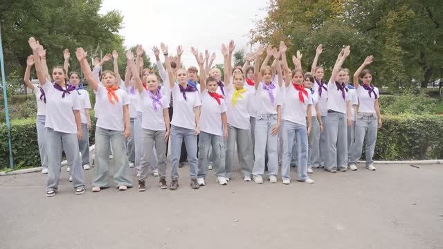 Поздравление с днём учителя 2025    видео Романа Величко