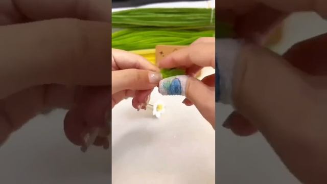 Ромашки из синельной проволоки