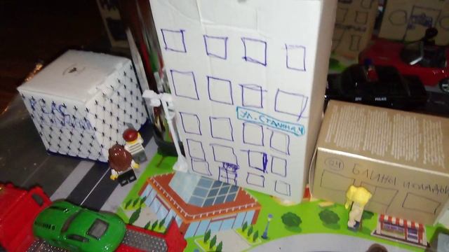 Макет города Табулов. Хлебный ларёк, метро, жилой пятиэтажный дом. Выглядит очень эпично и шикарно.