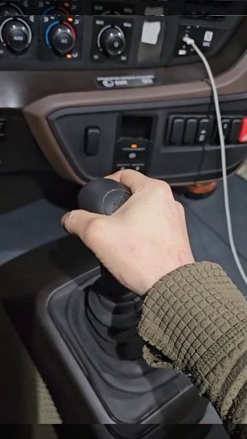 54901 КАМАЗ К5 МКПП Трудно включаются передачи. Решение в описании