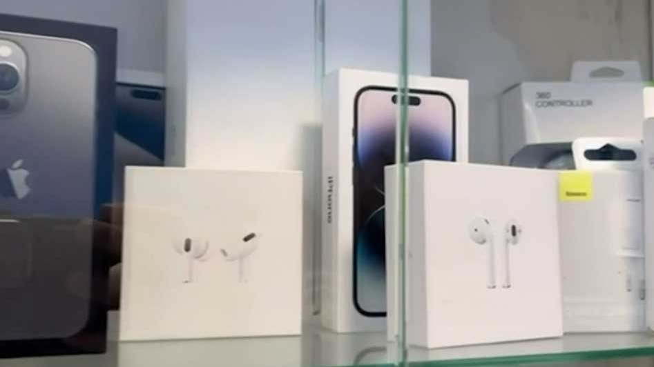 Более 70 мобильных телефонов изъяли полицейские в Сочи