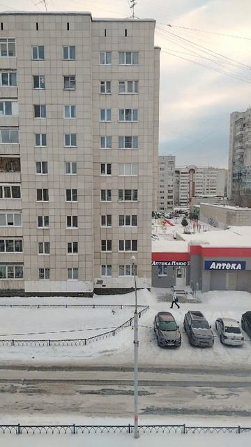 город, облака, машины