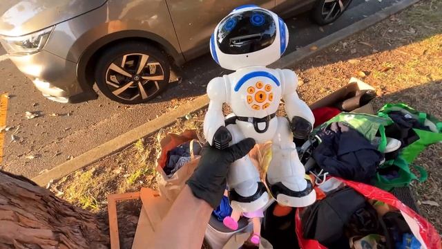 ВЫБРОШЕННЫЕ СОКРОВИЩА-КАМНИ,ПОСУДА,МЕБЕЛЬ,КАМЕРА (Me & Australia)