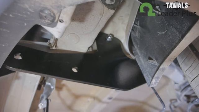 Установка_фаркопа_Leader_VAZ-19А_ВАЗ_LADA_LARGUS_универсал