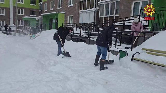 Олег Николаев поручил главам округов взять под особый контроль уборку снега около домов