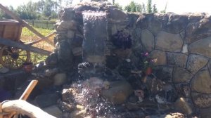 Водоспади і басейни з природнього каменю