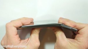 Sony Xperia Z5 Premium не справился с тестом на сгибание
