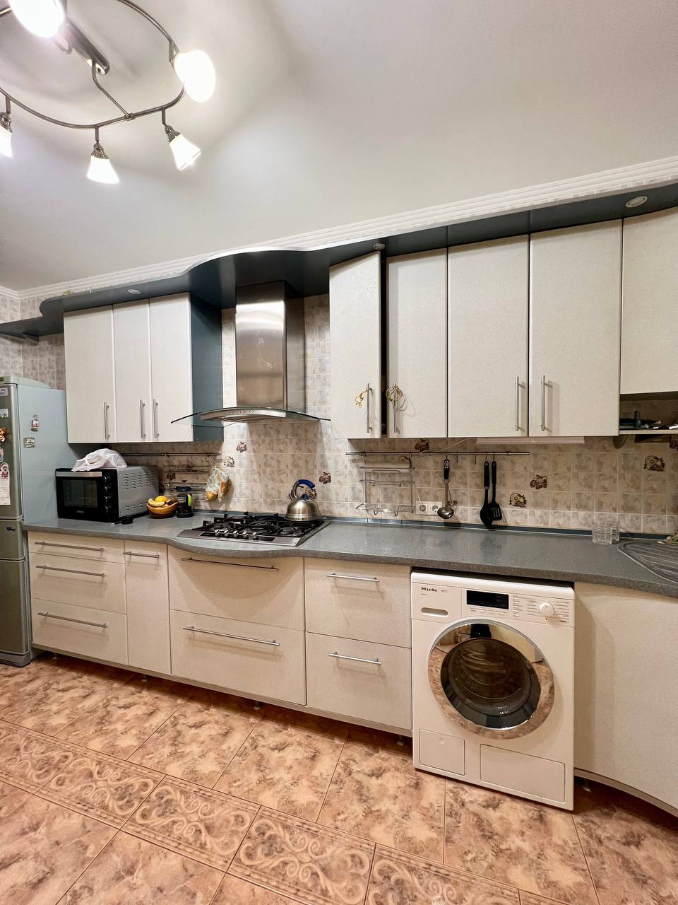 Квартира в Геленджике цена  21 млн.р. Купите трёхкомнатную квартиру Геленджике на ул.Курзальной.