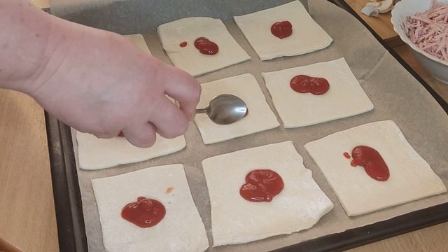 Мамино вкуснее и точка! Домашняя “мини-пицца” как в школьной столовой, любимый вкус из детства