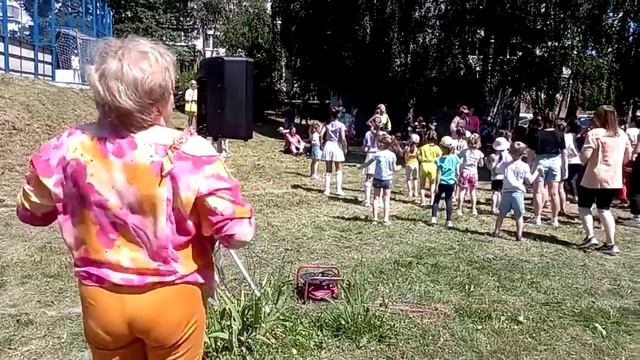 Ягодка МАЛИНКА,ой,ОЙ,ой!!!. Праздник на улице Щорса. Павловский посад.