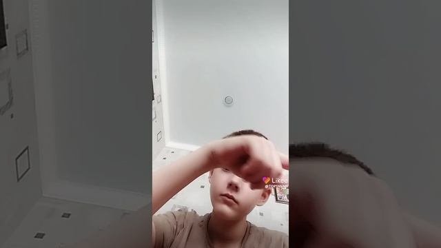 Like_7114954535678255062.mp4