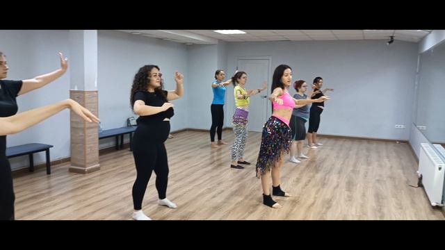 Восточные танцы. Занятия в школе танцев PALLADIUM