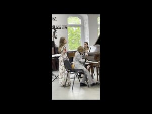 Веселая мышка в рояле жила. Импровизация Елисея Мысина