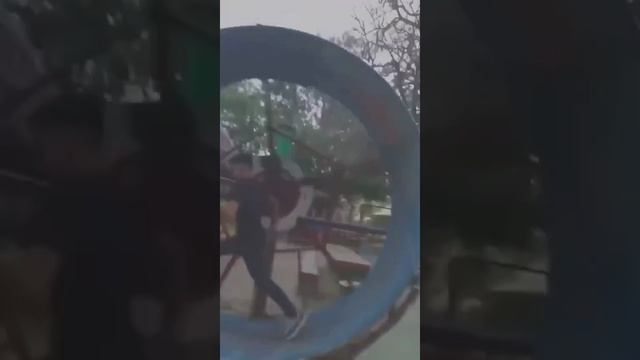 Смешно смеётся ?