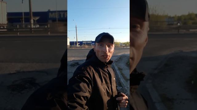 МИХАИЛ ЮРЬЕВИЧ ЛАНДИХОВ ОКОЛО МЭТРО (ГОРОД ИВАНОВО)