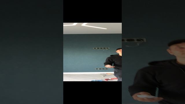 Натяжной потолок сотами в детскую комнату с регулировкой яркости