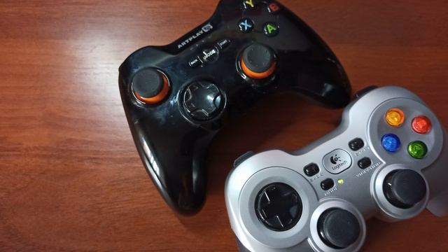 Сравнение геймпадов Logitech F710 и Artplays AC55