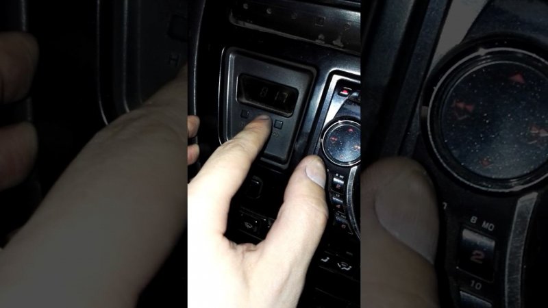 Toyota Carina. Настройка часов