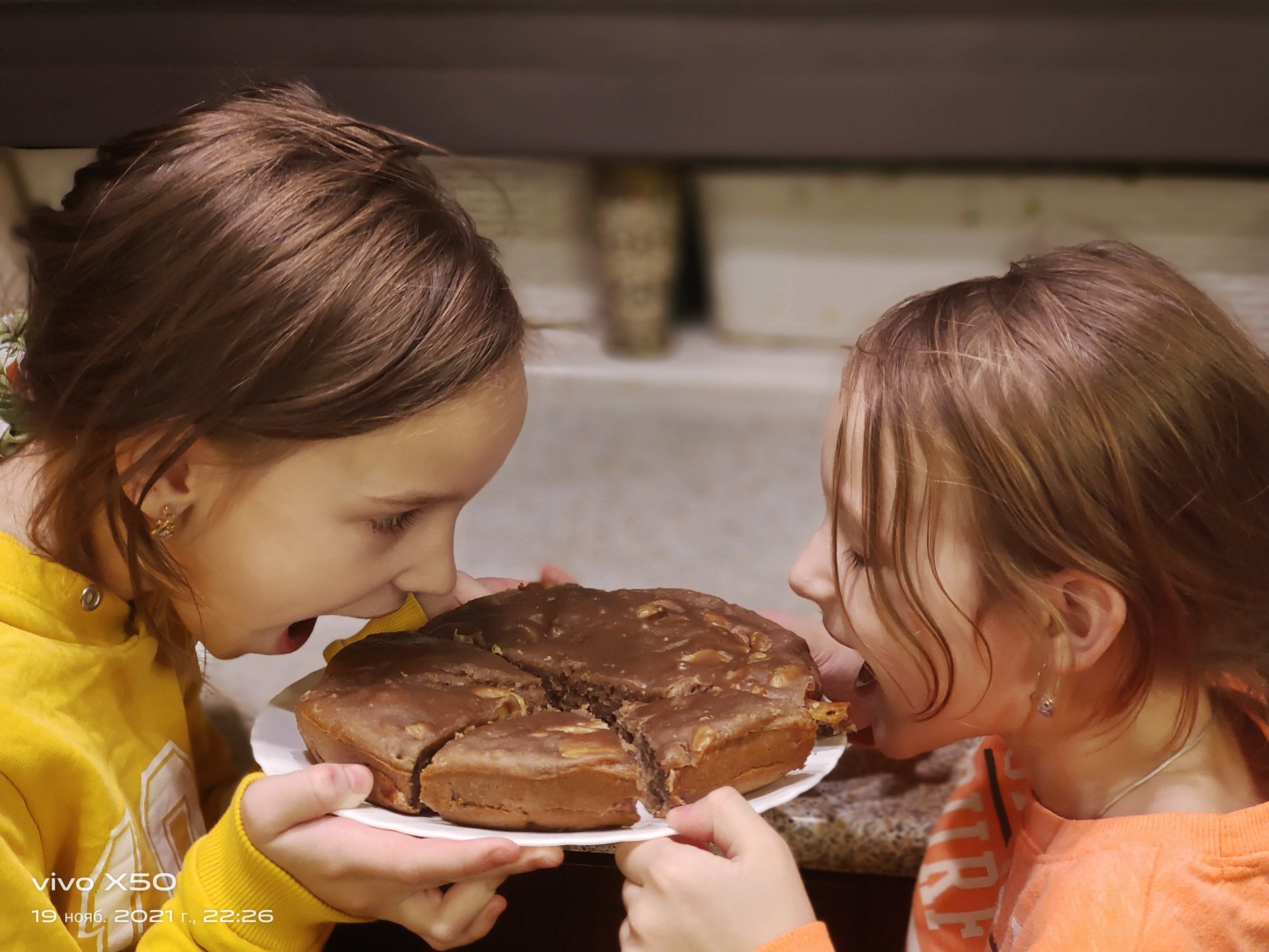 4Д Четыре девочки. Я готовлю. Банановый пирог. #банановыйпирог #банановыйпирогвмультиварке #яготовлю