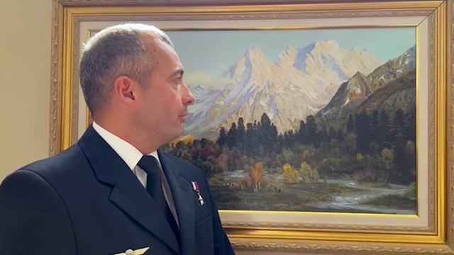 Поздравление Героя России,пилота гражданской авиации Дамира Юсупова со 100-летием Карачаево-Черкесии