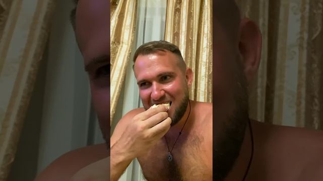 Лазаревское сегодня 17.09.22. Кушаю восточные сладости.