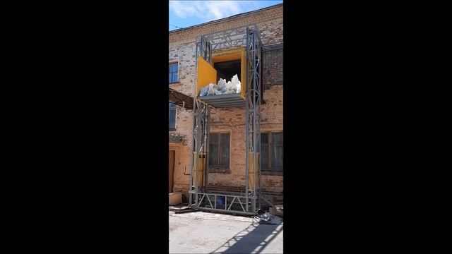 Грузовой двухмачтовый подъёмник 1000 кг
