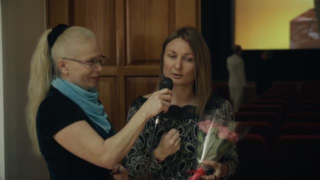 Закрытый показ фильма "Озеро". Интервью на выходе из зала