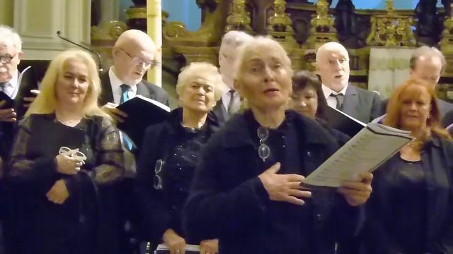 Фауста Трюффа в 90 лет исполняет гимн «Богоматерь ангелов» из оперы Верди «Сила судьбы»