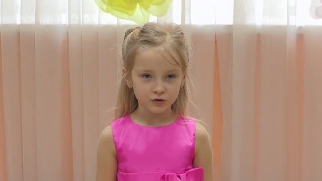 Стихи для бабушек на утреннике к 8 марта дс «Полянка» в 9-15 FULL HD 051032193ФВ